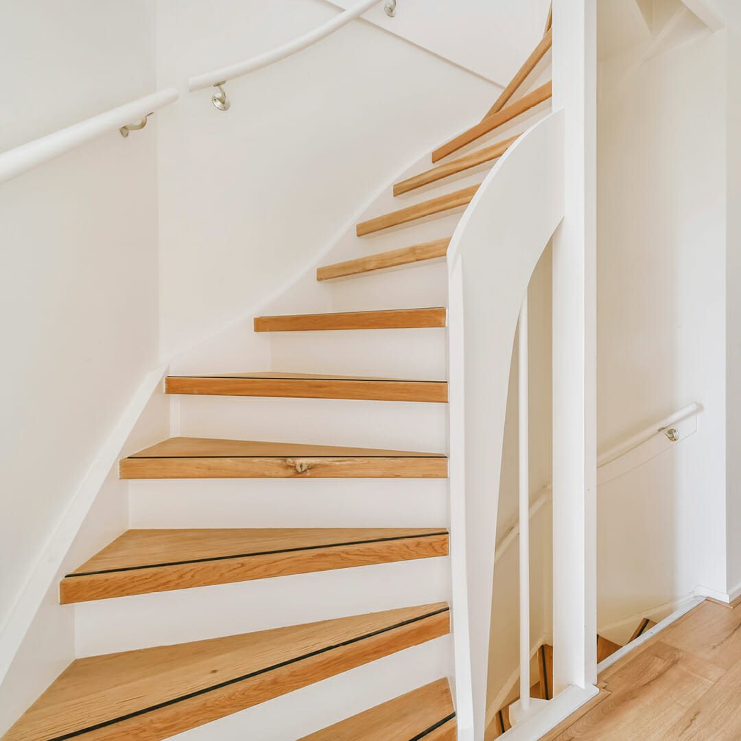 Hoe kan je een oude trap renoveren? - WD-40 Nederland